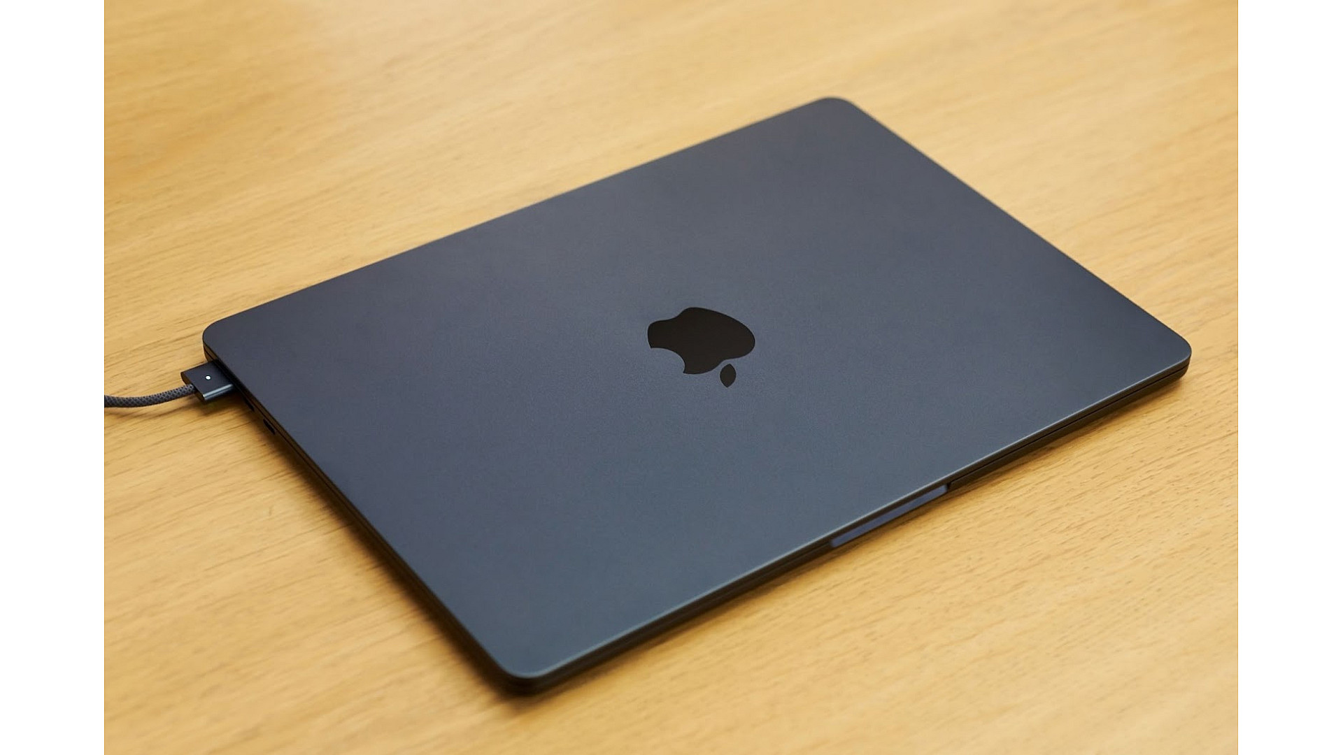Apple MacBook Air (15-inch): Complete Overview — TechToro.io Apple MacBook Air (15-inch): Complete Overview — TechToro.io