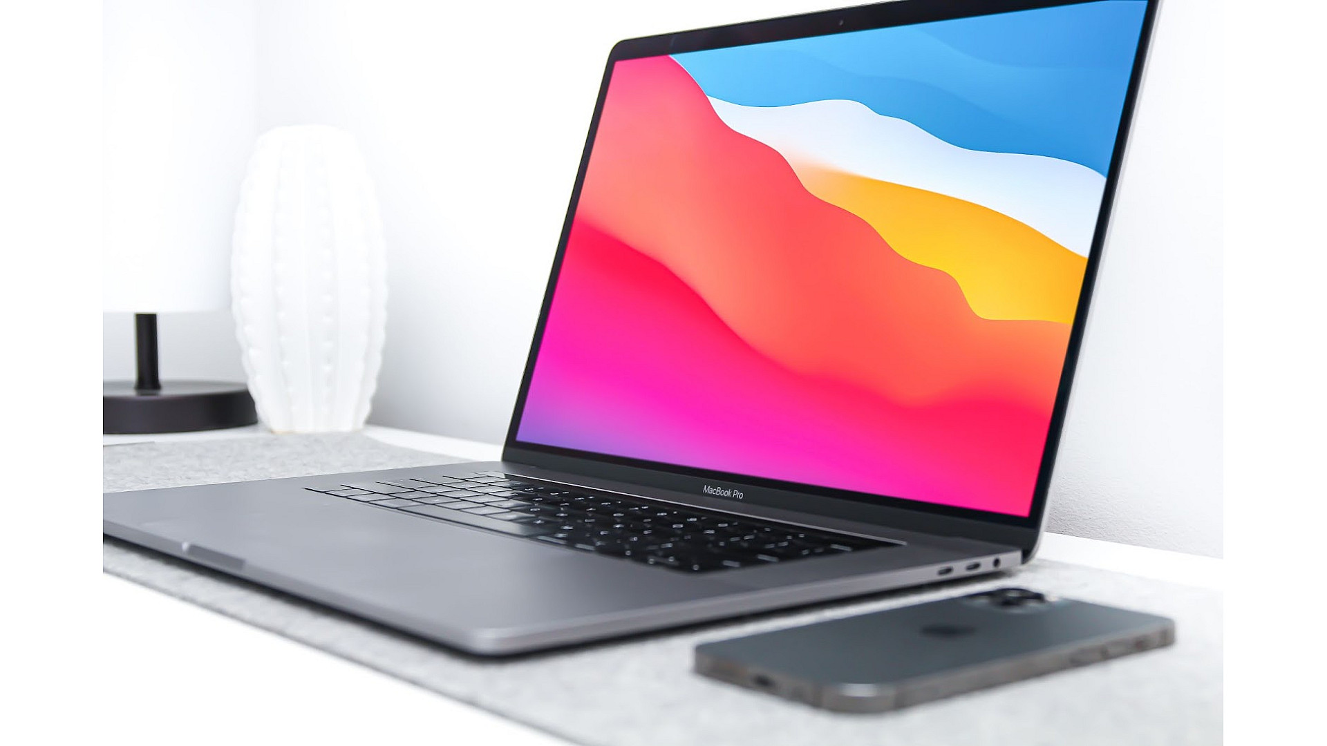 How to clean MacBook fan - TechToro.io