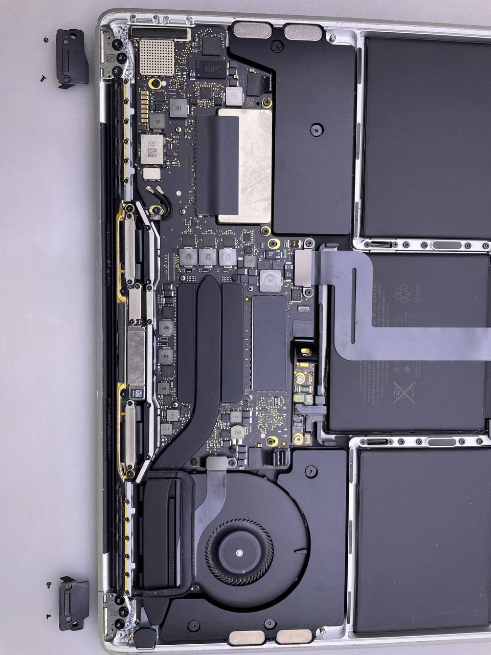 MacBook Pro 13 A1708 2017 Display Assembly Replacement - TechToro.io