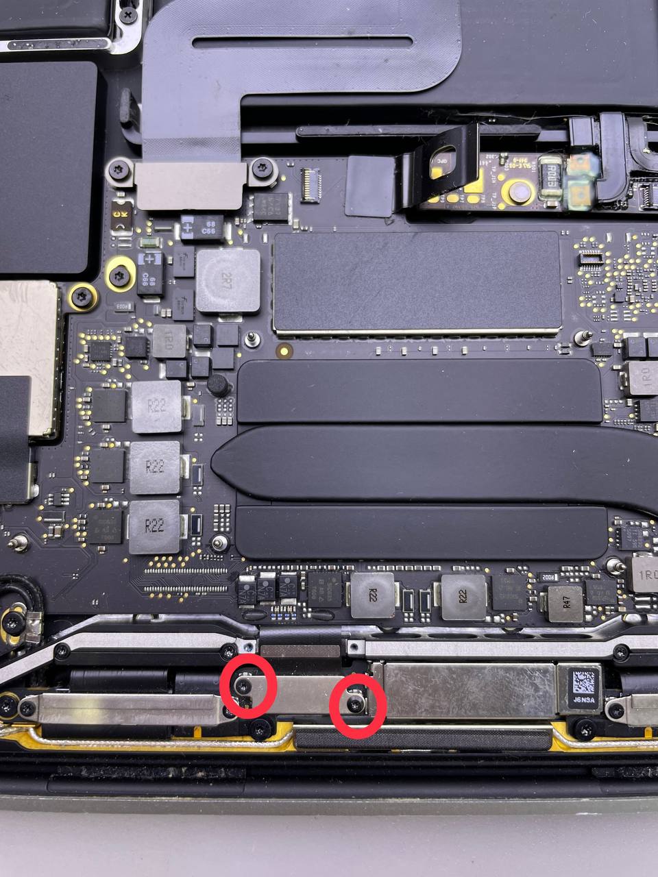 MacBook Pro 13 A1708 2017 Display Assembly Replacement - TechToro.io