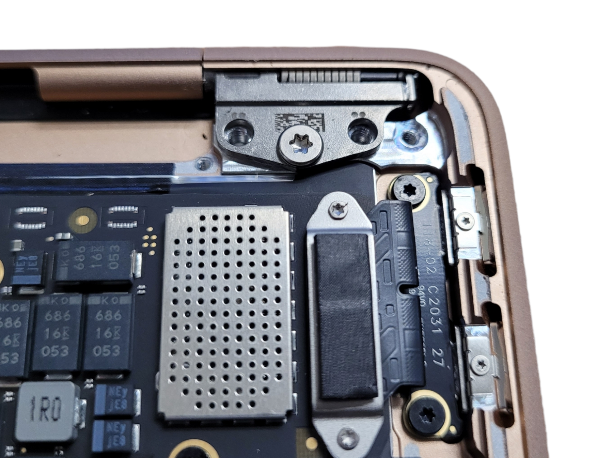 MacBook Air 13 A2337 Screen Replacement: how-to guide - TechToro.io