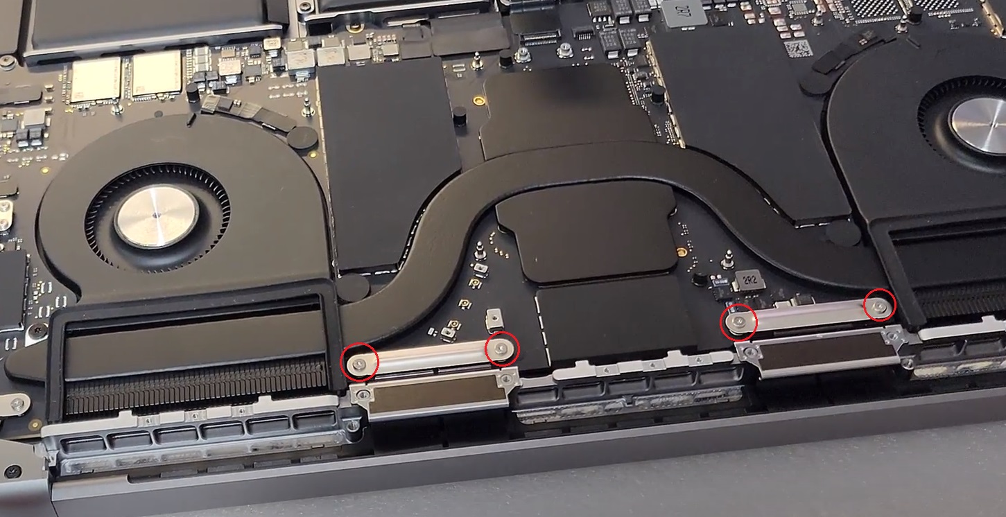 How to replace a MacBook Pro screen - TechToro.io