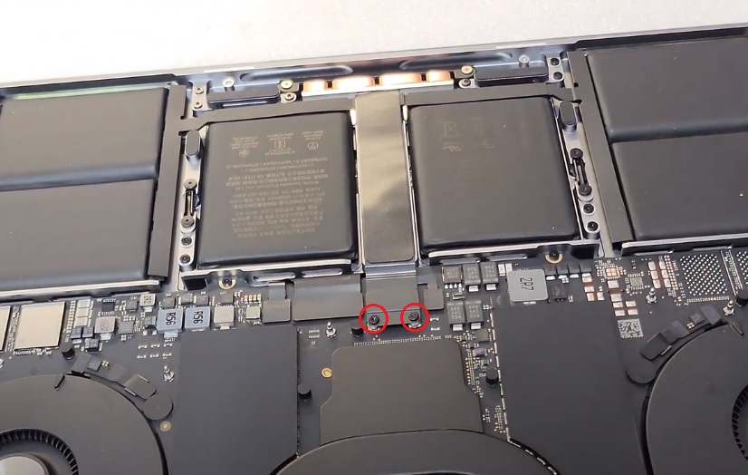 How to replace a MacBook Pro screen - TechToro.io